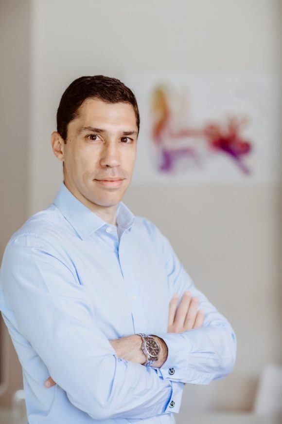 About Me - Dr. Andreas Ellinas